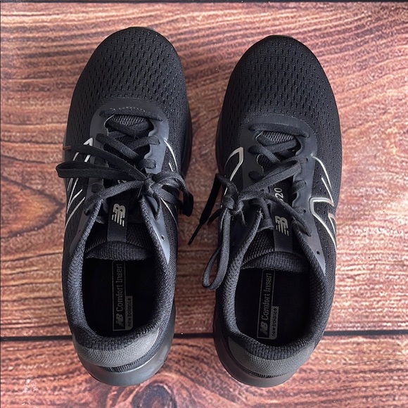 New Balance | Shoes | New Balance Black Athletic Shoes Sleek Design ...